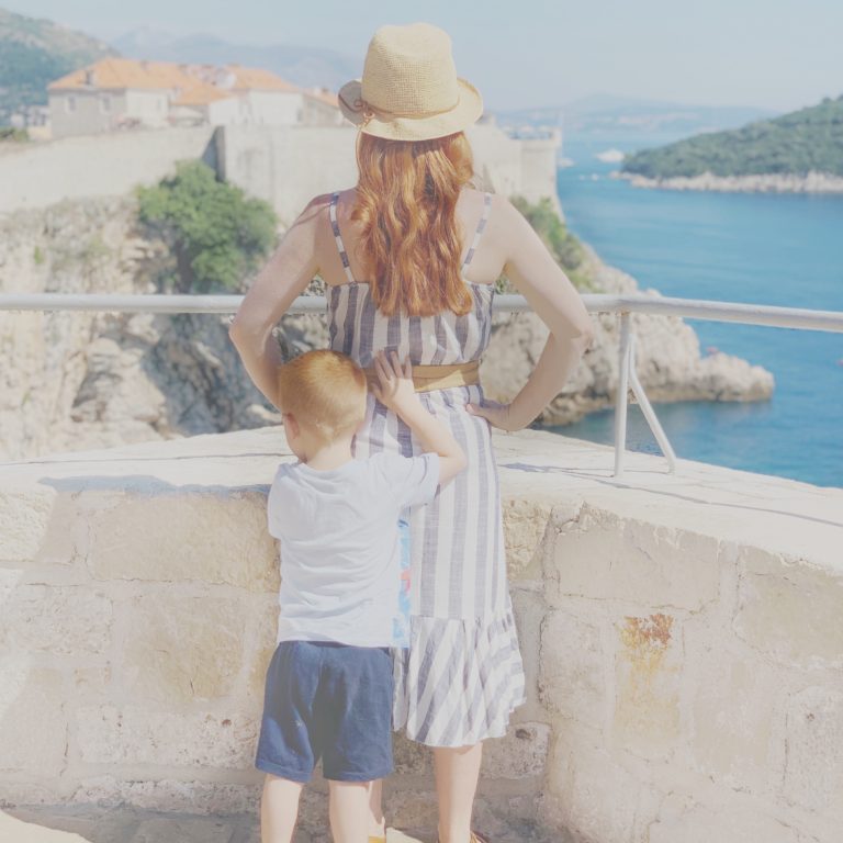 Modern Catholic Mom – Catholic "Momming" in the Modern World